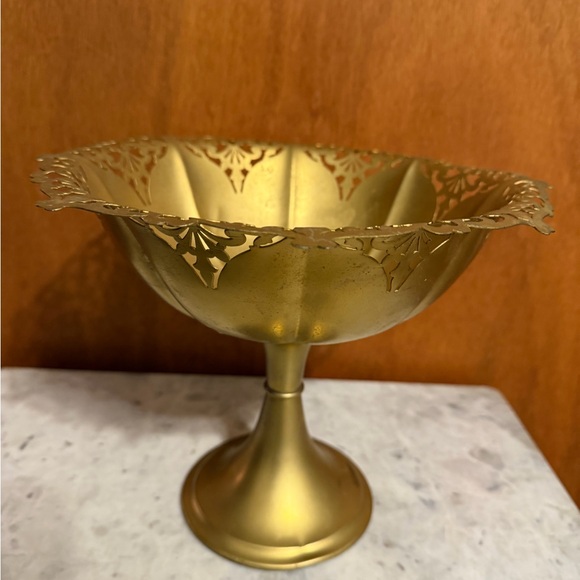Design | Elegant Gold Metal Compote Bowl On Pedestal Cottagecore Dark ...